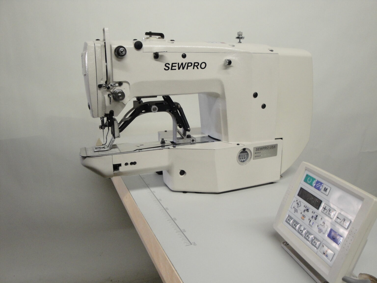 SEWPRO 1900B – Heavy-Weight Programmable Pattern Sewing Machine