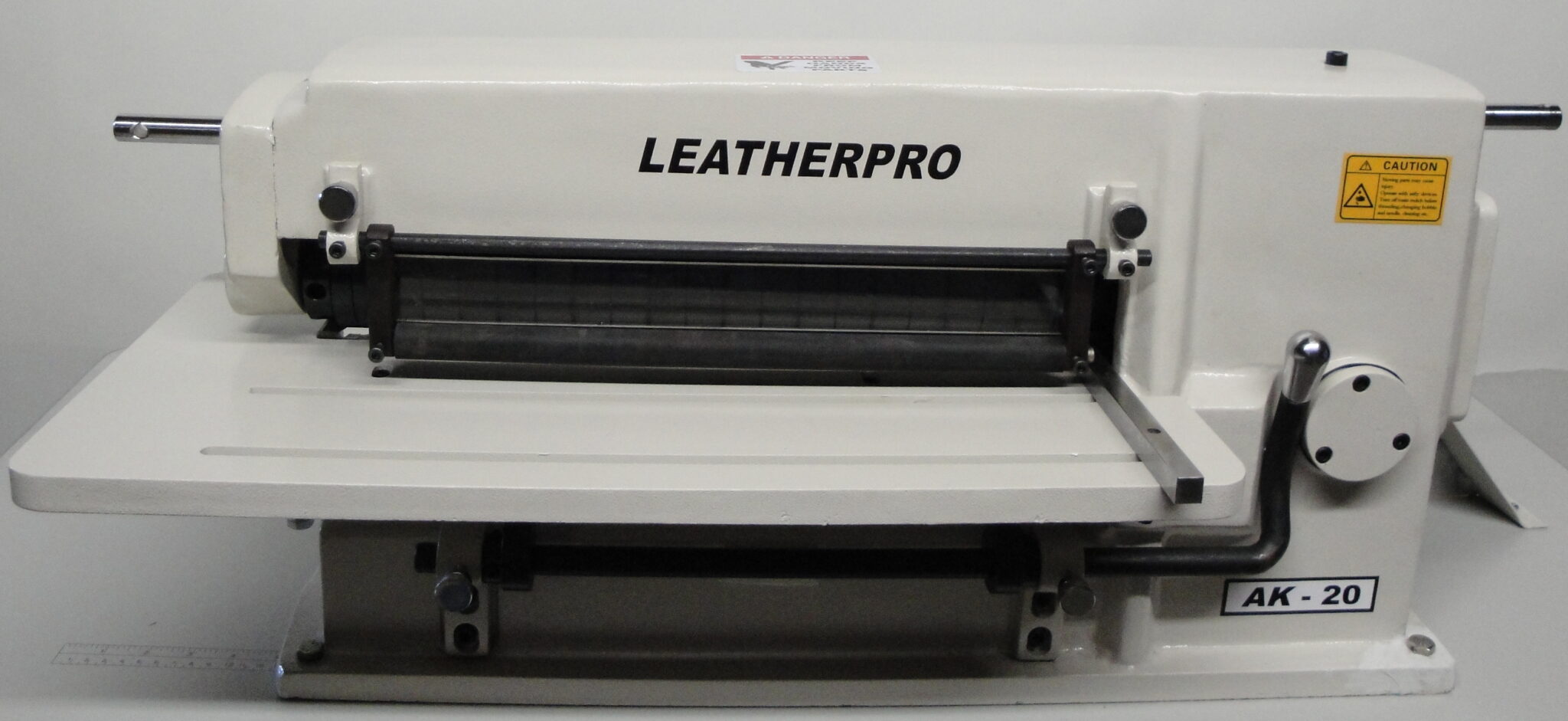 SEWPRO AK-20 – Industrial Sewing Machine for Heavy Fabrics